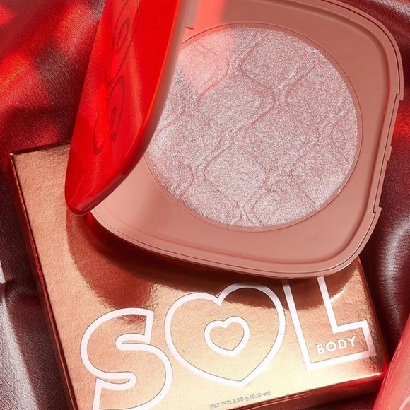 Best in Makeup Posh Party on Poshmark